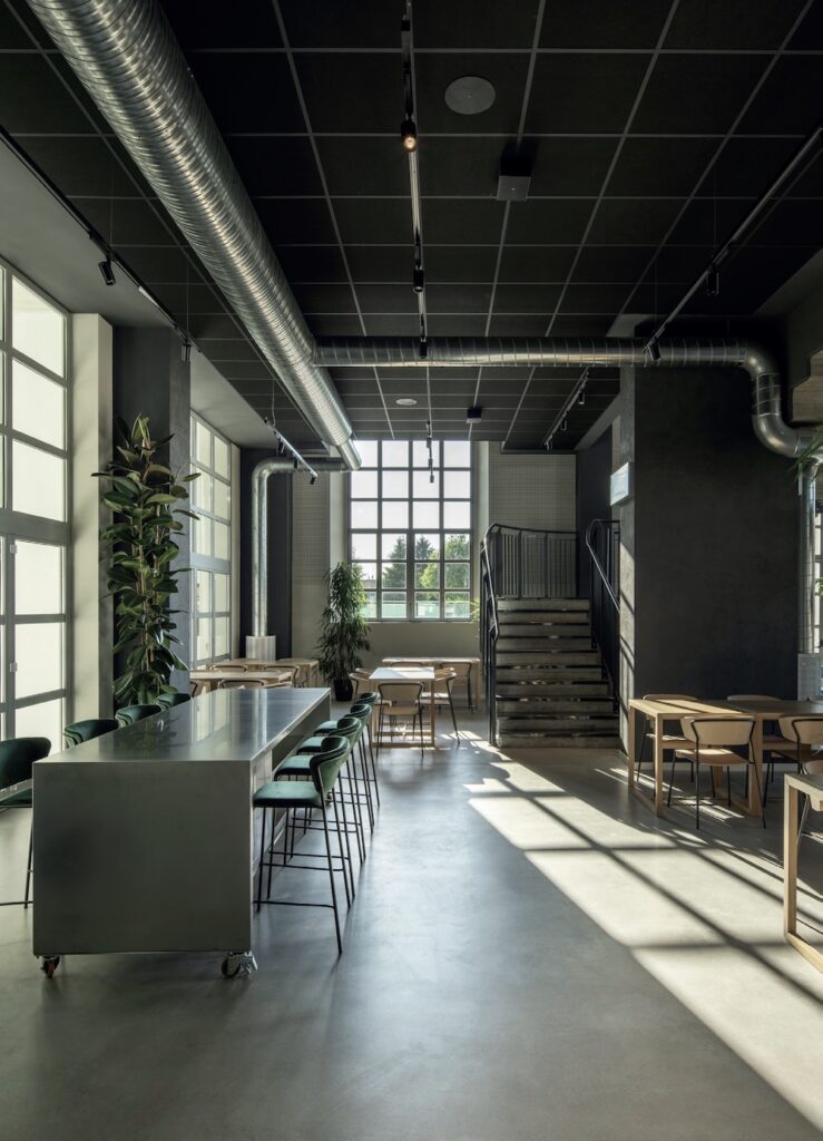 Daste Bistrò, Bergamo: rigenerazione d'acciaio per l’ex centrale ...